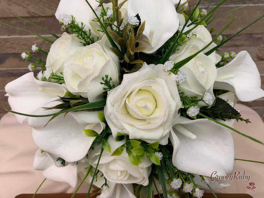Calla Lily With Choice of Glitter/Plain Roses – GroovyRuby Ltd
